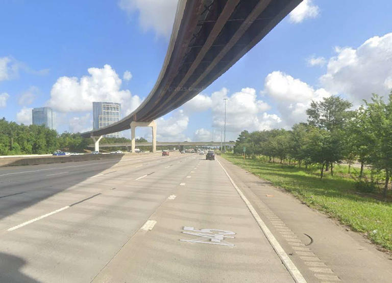 Police deputy killed amid multiple crashes on I-45 overnight