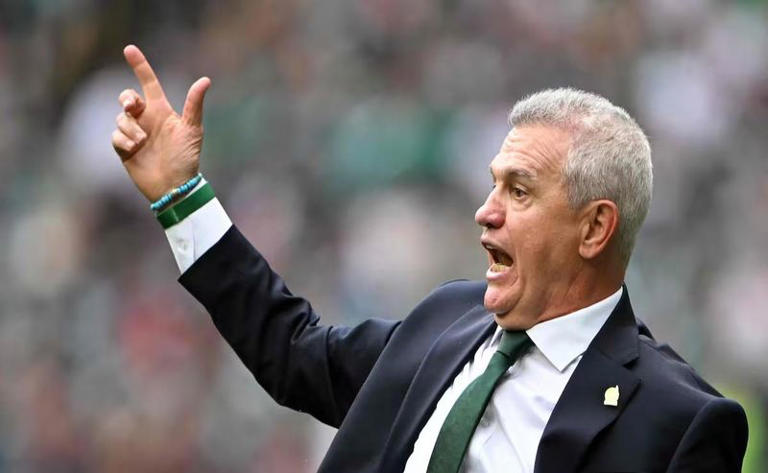 Javier Aguirre probó a César Huerta para reemplazar al Piojo Alvarado ...