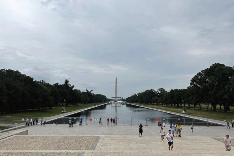 Trump warns reflecting pool vandals face up to 10-year prison sentence