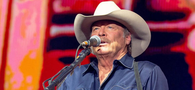 Alan Jackson’s farewell concert takes unexpected turn before show begins