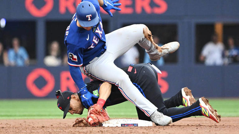 Rangers announce unfortunate Wyatt Langford news after recent scratch