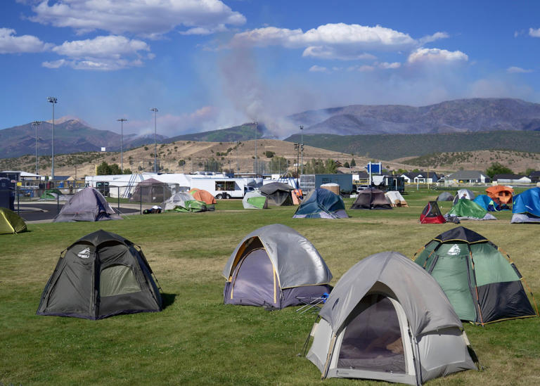 Three firefighters killed tackling wildfires on Colorado-Utah border