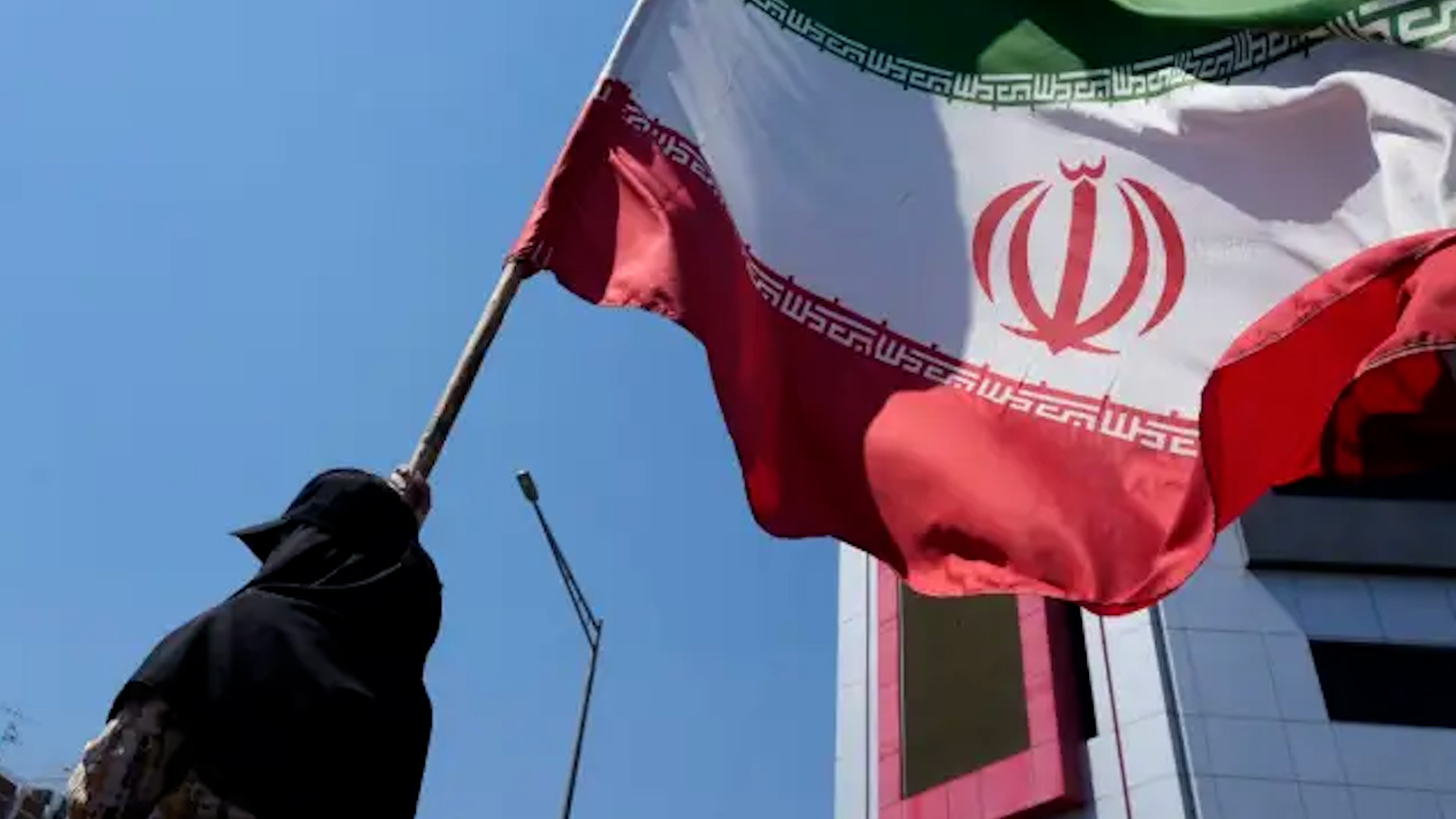 Iran launches strikes on Bahrain, Kuwait after US strikes and threatens ...