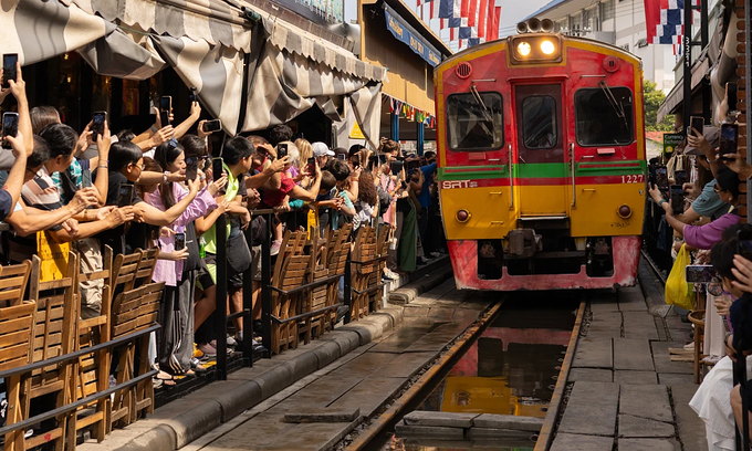 Thailand develops luxury rail services to boost tourism