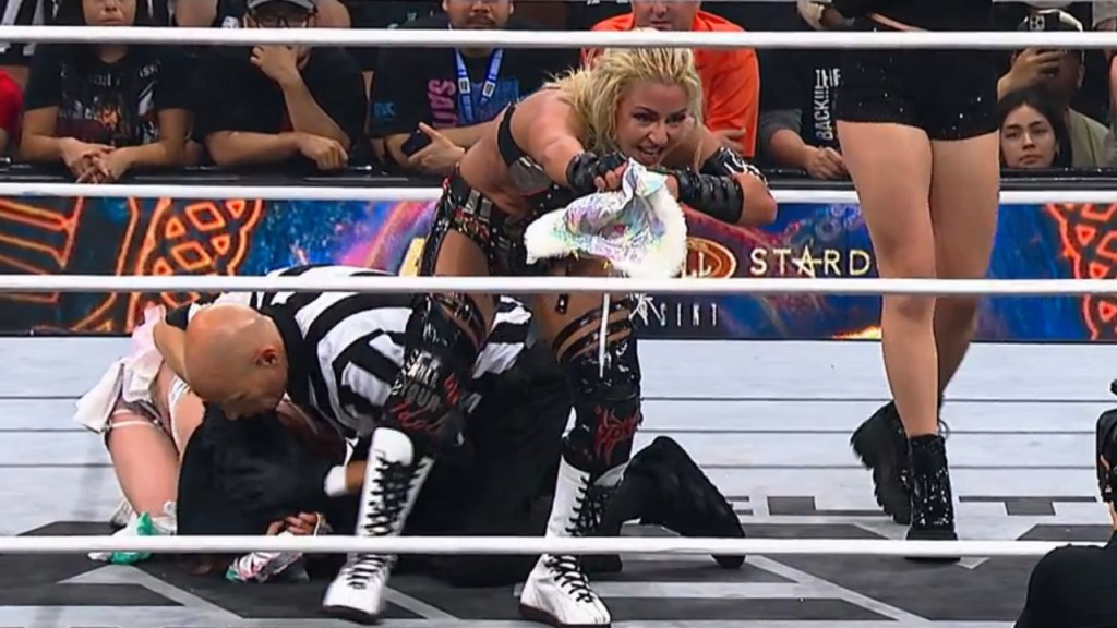 Thekla cuts off Starlight Kid's mask, spits in it at AEW Forbidden Door