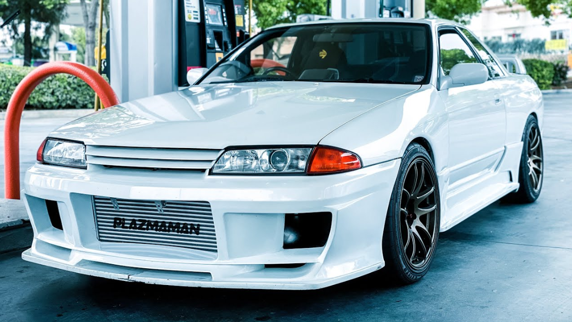 The moment my Skyline R32 GTR finally starts up