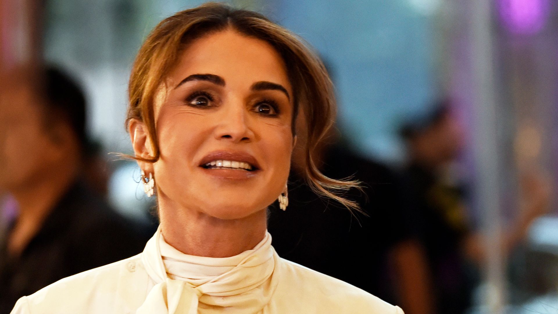Queen Rania celebrates Crown Prince Hussein's 32nd birthday with a ...