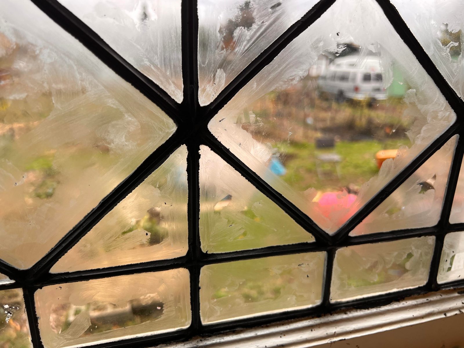 The lost art of window glazing that saves a vintage window instead of ...