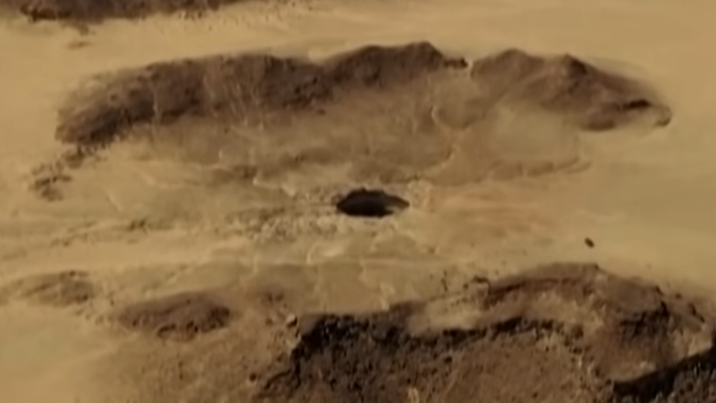 A small gully in Siberia became a 3,000-foot monster - then scientists ...