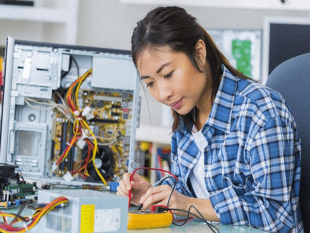 What is taught in computer science? Find out the difference between the ...