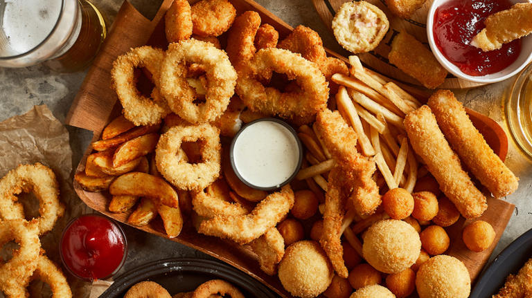 The popular steakhouse chain that fries its foods in beef tallow