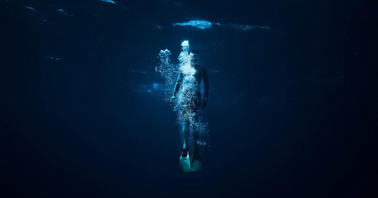 A submarine found something strange under Antarctica - then vanished ...