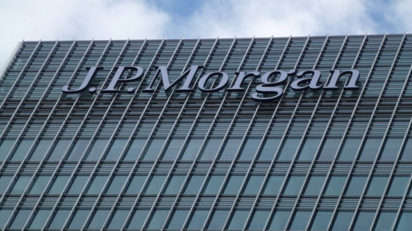 1 unstoppable banking juggernaut to buy hand over fist and hold for the ...