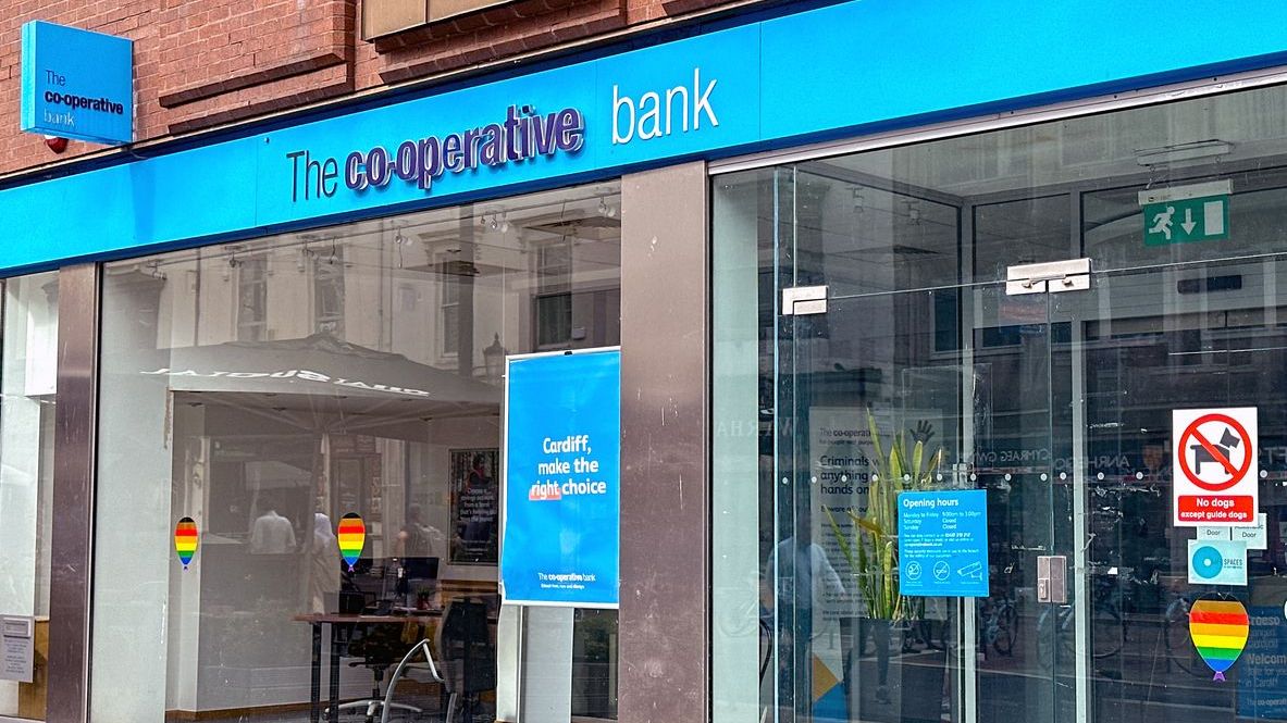 Major bank axes overseas debit card fees for customers on holiday