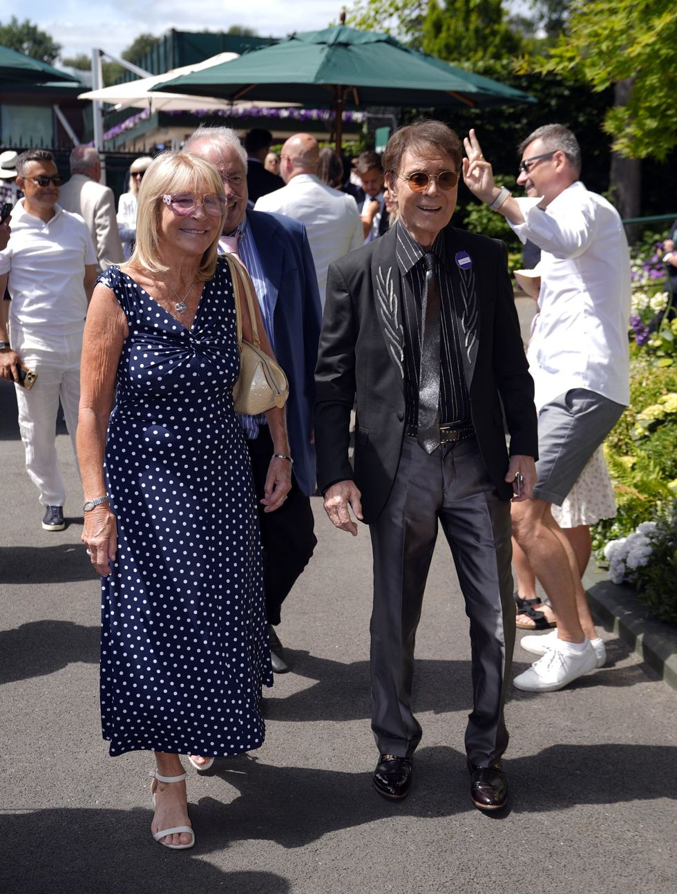 Wimbledon day one celebrity arrivals: Tess Daly and Cliff Richard lead ...