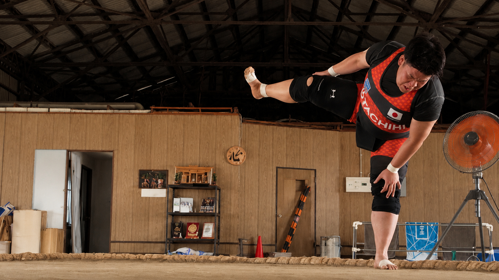 15 female sumo wrestlers and their strength training routines