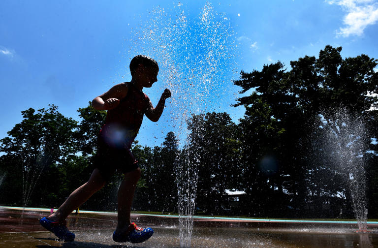 Dangerous heat wave to grip Massachusetts midweek, with temperatures ...