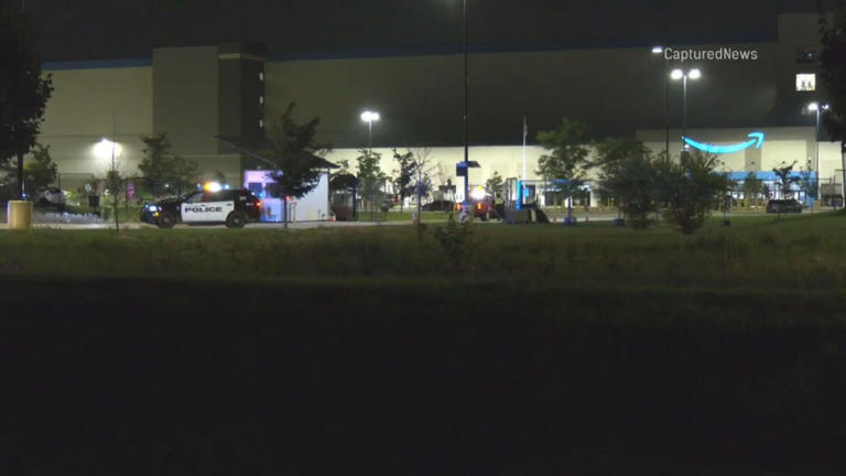 Employee shot, killed at Amazon fulfillment center in Matteson, Illinois