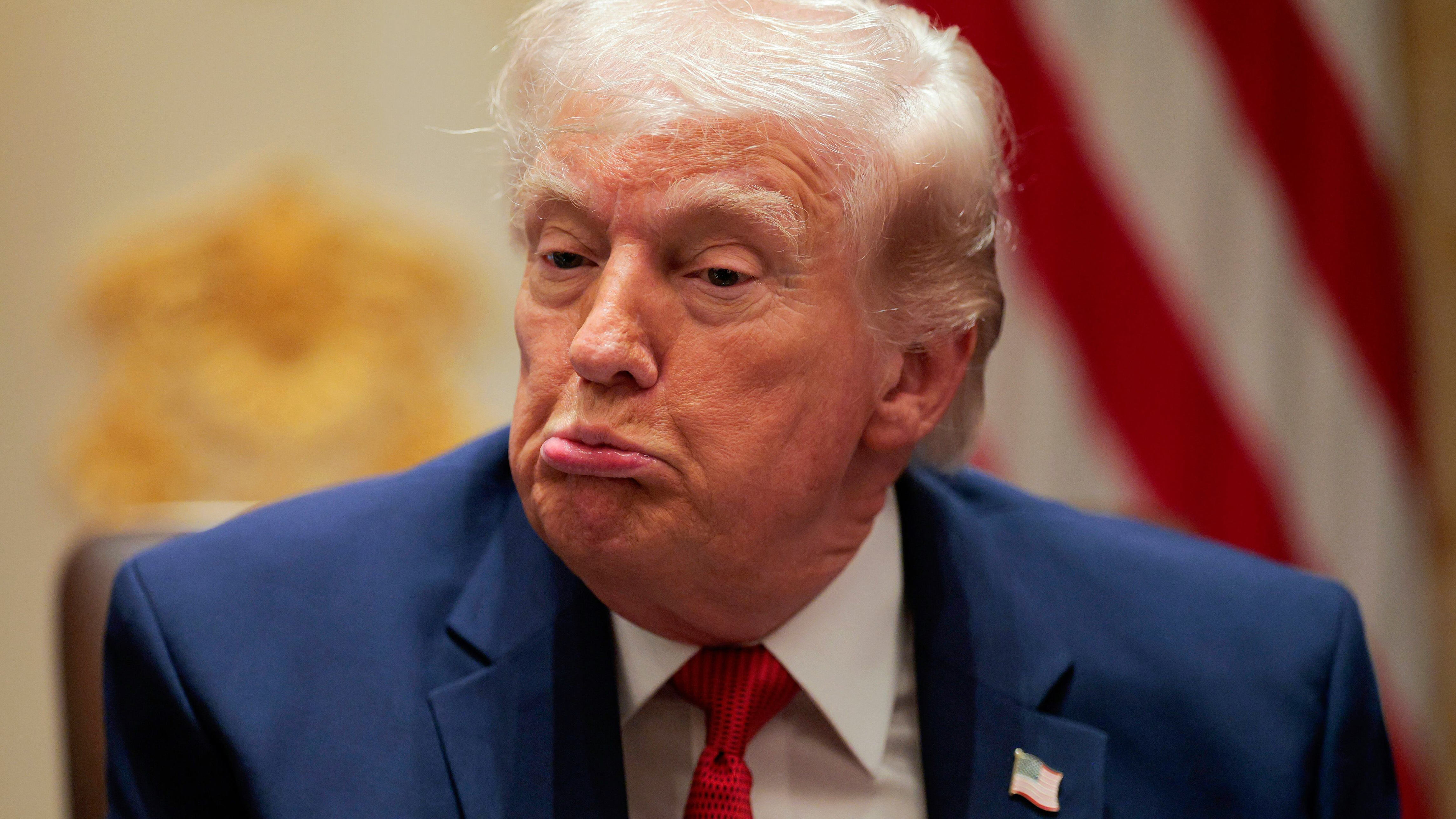 Humiliating chaos behind Trump’s green slime disaster revealed