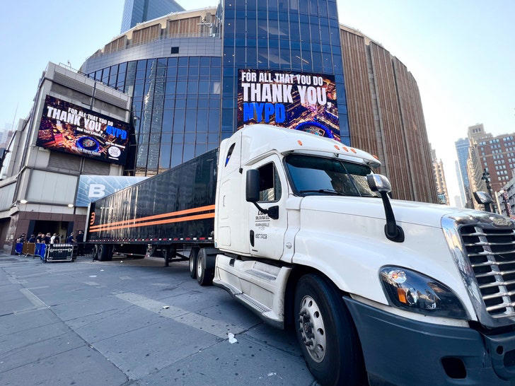 Taylor Swift, Travis Kelce wedding: Lighting equipment delivered to MSG ...