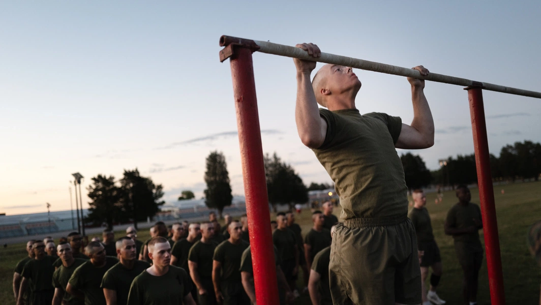 Step-by-step guide to your first pull-up