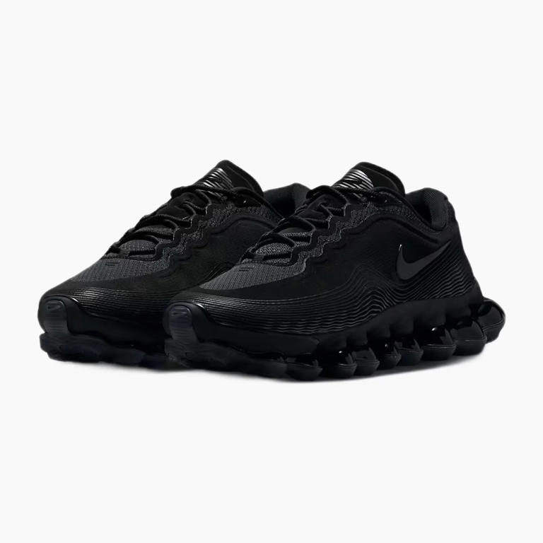 Nike’s divisive technical shoe now looks amazing in all black