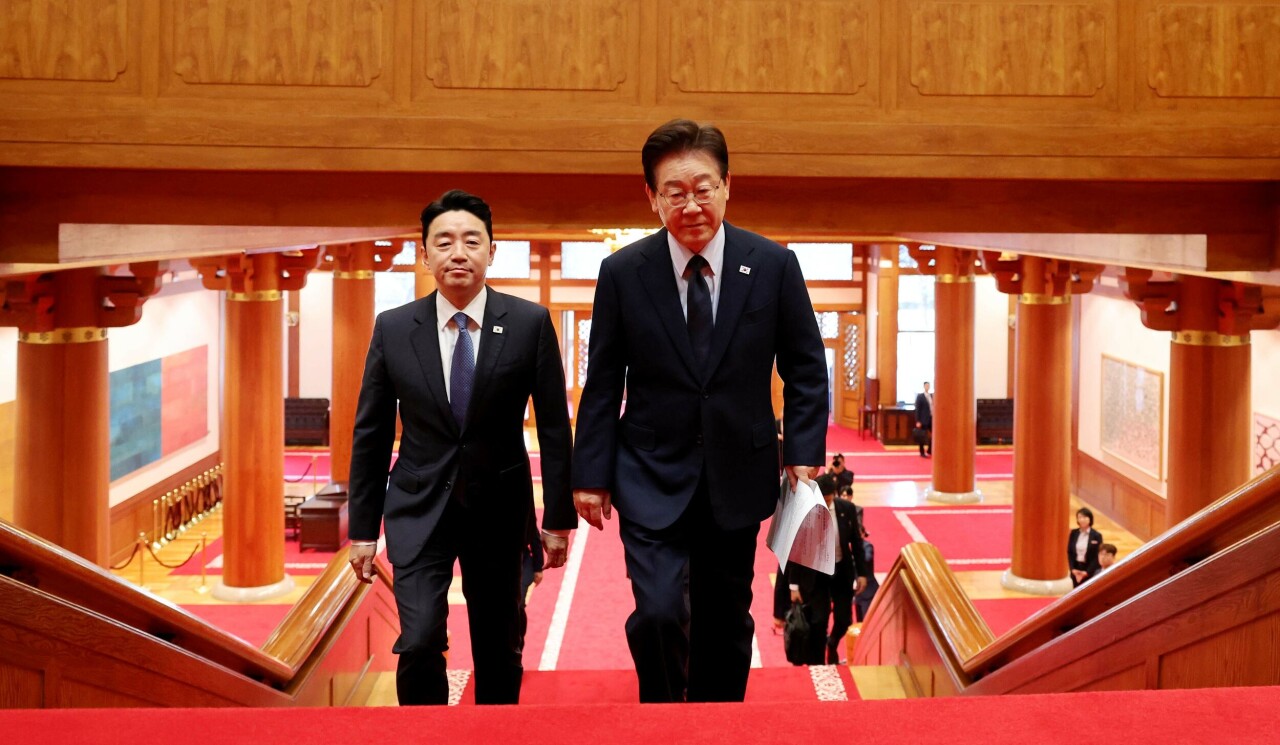 President Lee's challenge as approval ratings slide