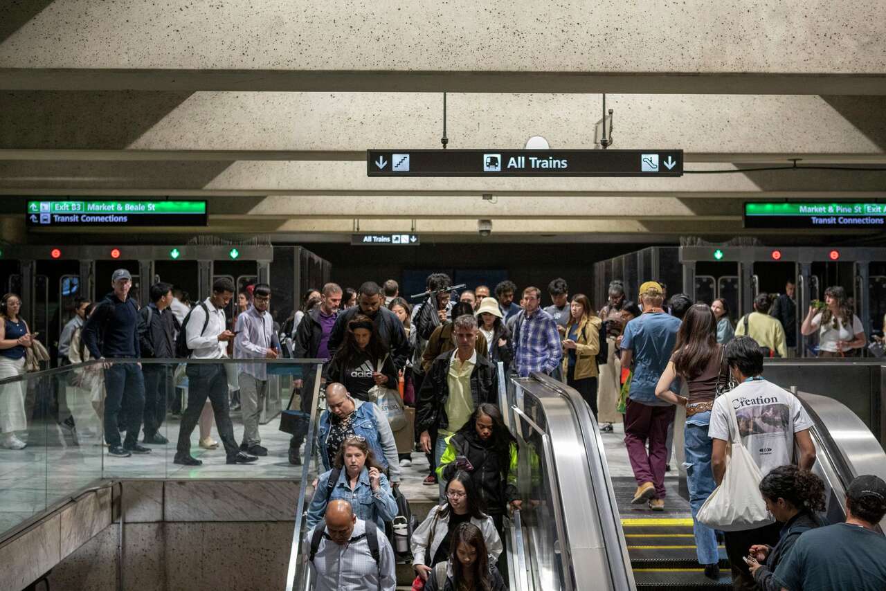 Wealthier riders once flocked to Bay Area public transit. New data ...