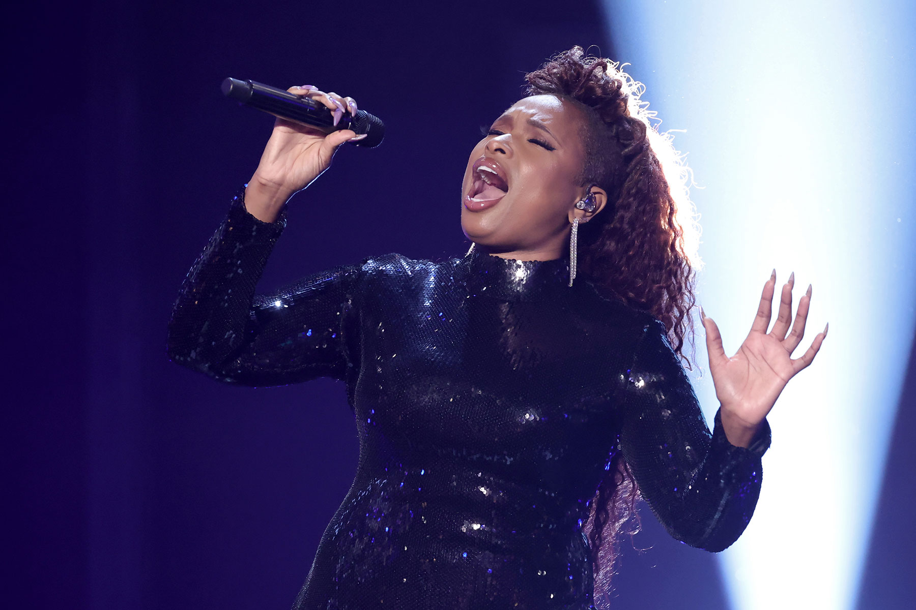 Clive Davis' funeral: Jennifer Hudson sings 'I Will Always Love You'