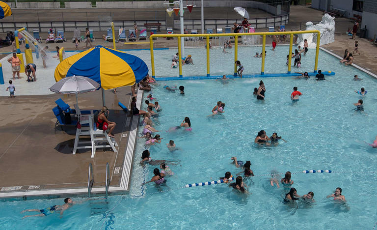Nixon Water Park hits capacity as heat wave builds in Jackson