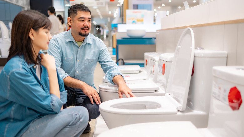 Toilet seats: Should you get elongated or round?