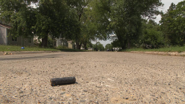 Detroit police seeking man who left 2-year-old girl behind after ...