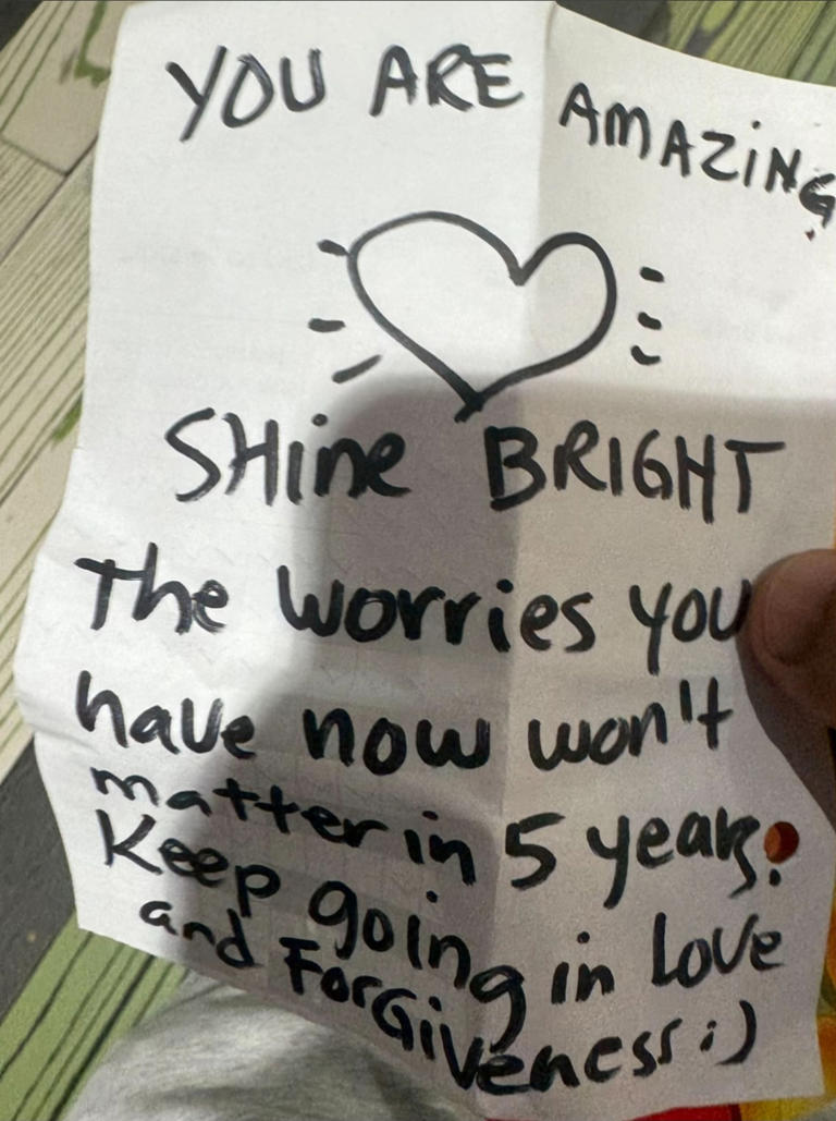 Random uncle strikes again: Man distributes uplifting messages to ...