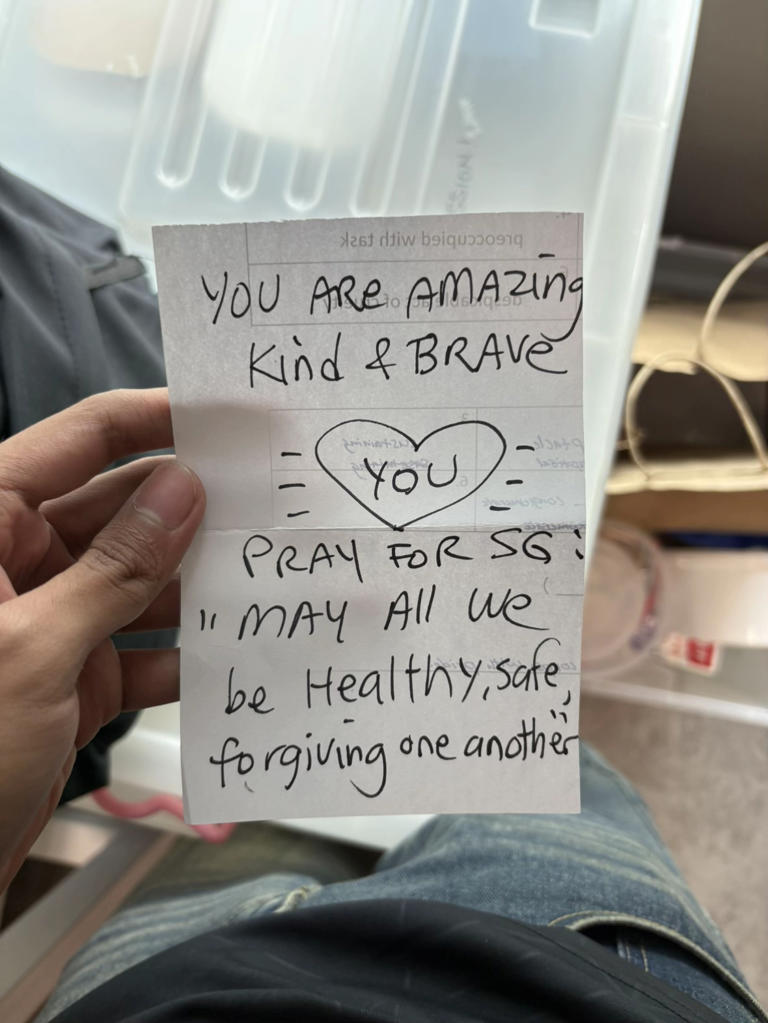 Random uncle strikes again: Man distributes uplifting messages to ...