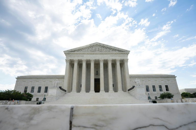 US Supreme Court rules on dragnet searches of cellphone location data