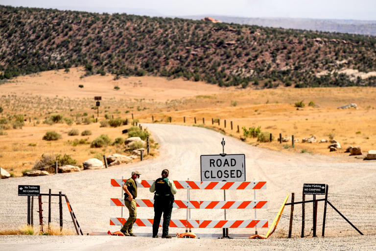3 firefighters killed in western wildfire were trying to shield ...