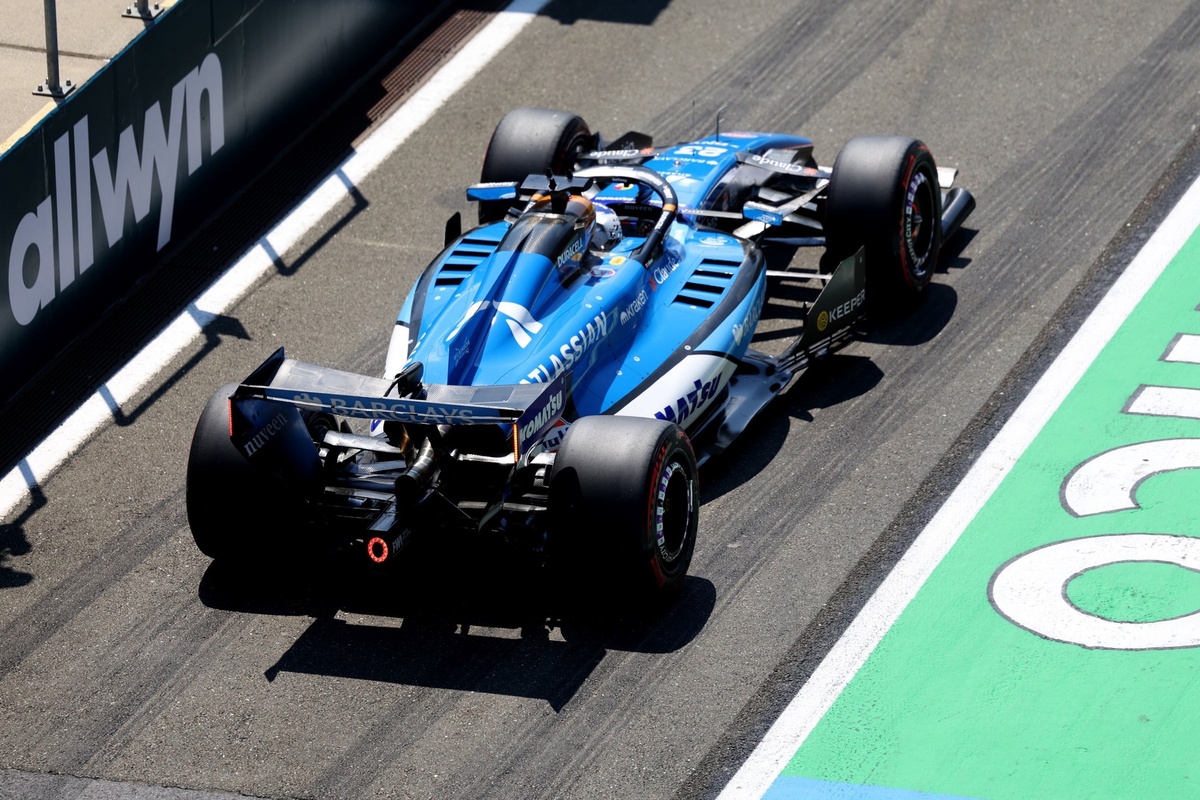 Ex-F1 driver warns Williams may have to sacrifice 2027 for 2026 gains
