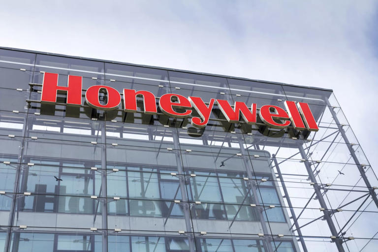Honeywell Aerospace starts trading, completing 3-way breakup
