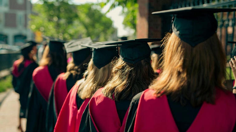 Over 7 million student loan borrowers have 90 days to switch repayment ...