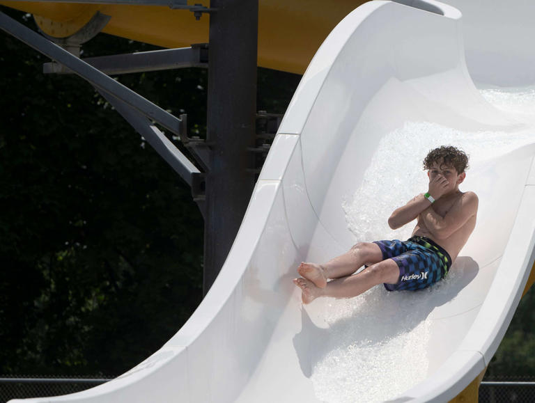 Nixon Water Park hits capacity as heat wave builds in Jackson