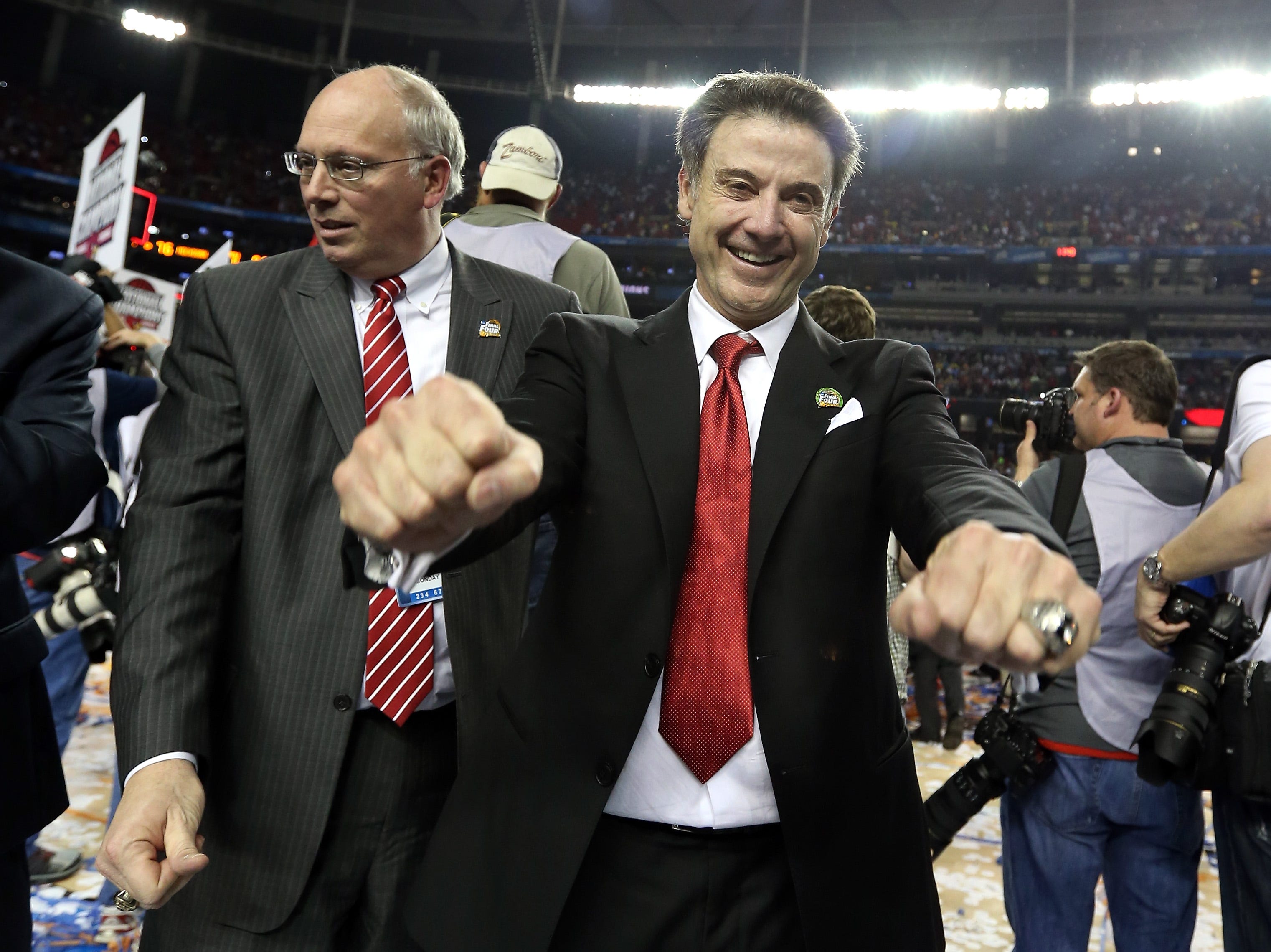 Rick Pitino delivers eulogy for former Louisville SID Kenny Klein