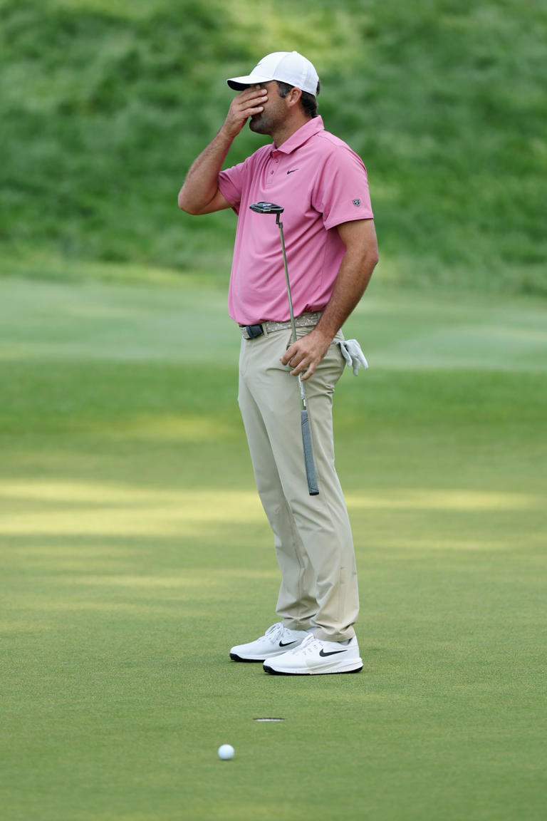 Scottie Scheffler misses easy putt to hand Viktor Hovland Travelers ...