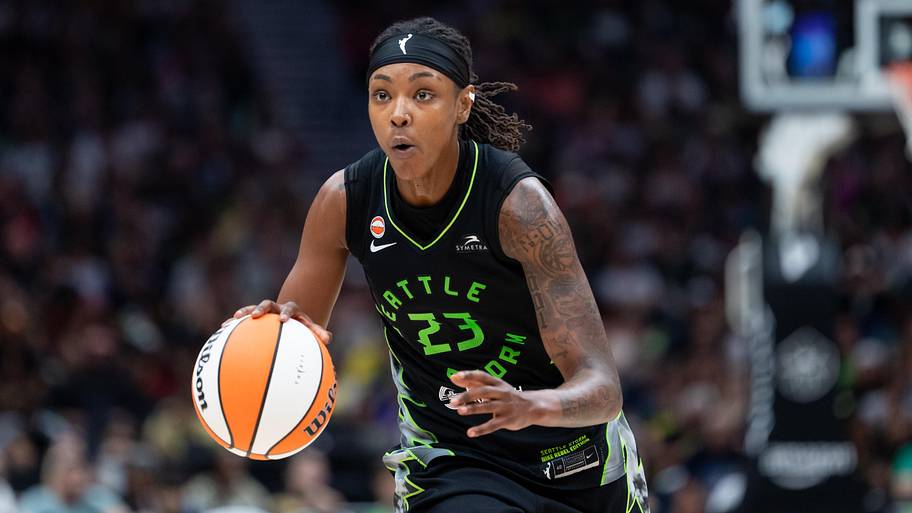 5 WNBA trade targets who desperately need a change of scenery