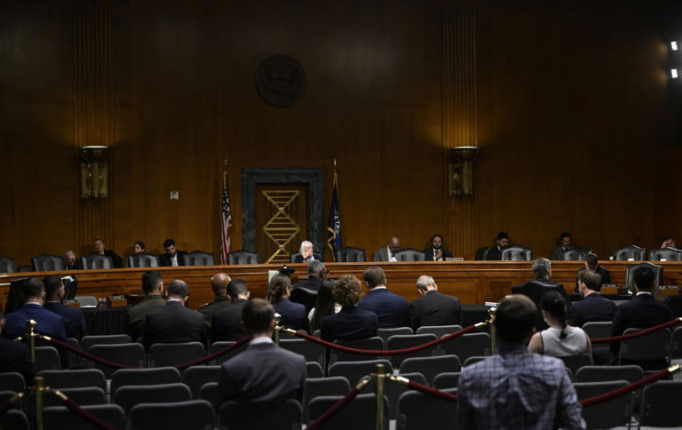 US senators push to speed up delivery of critical ammunition to Ukraine