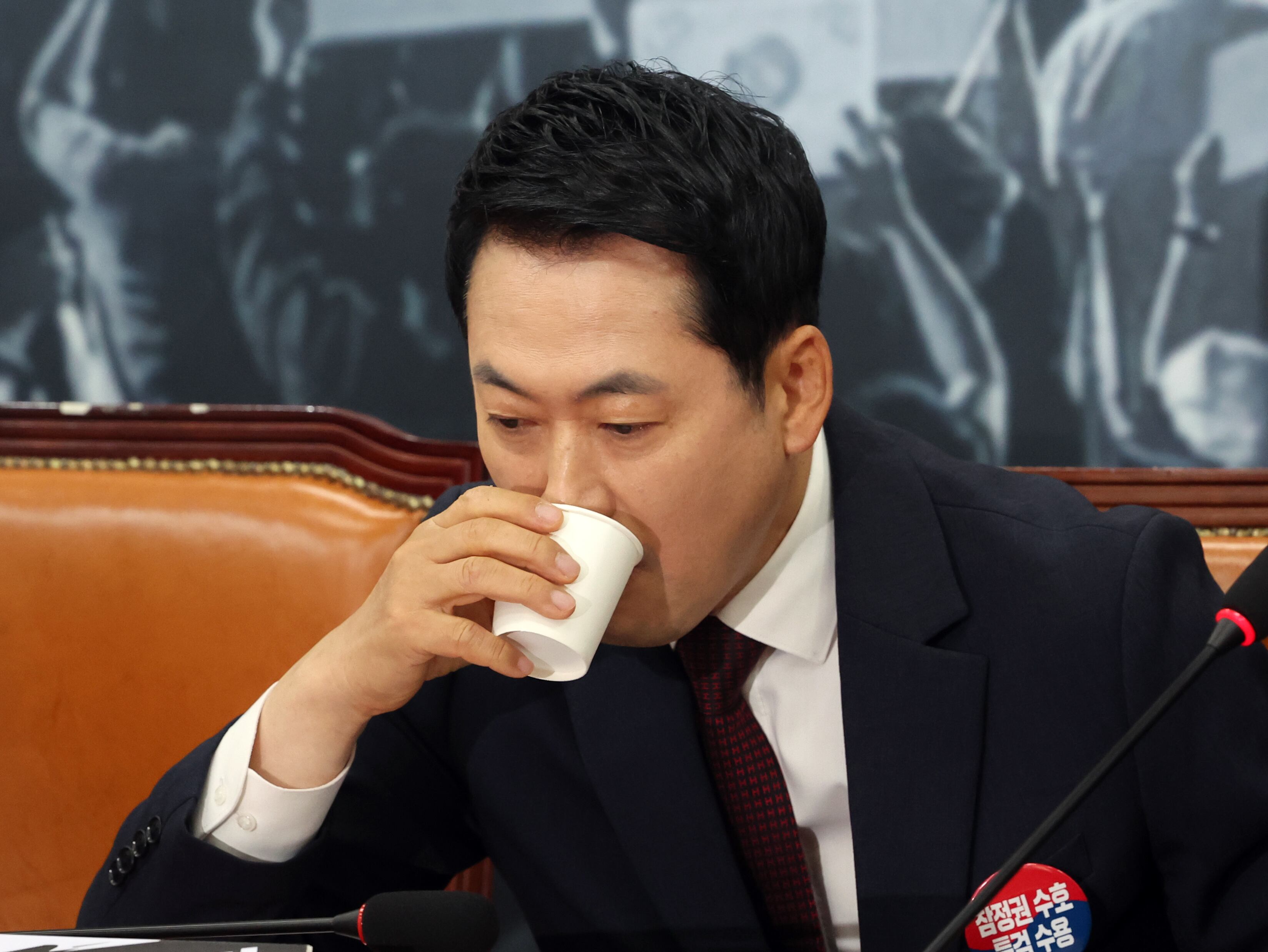 Han joins pro-Yoon forum in rejoin move