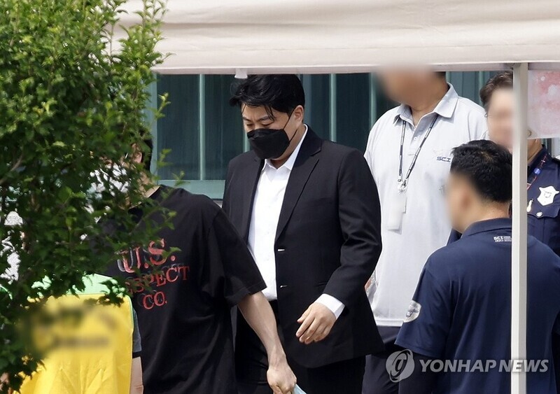Singer Kim Ho-joong released on parole after drunk hit-and-run conviction