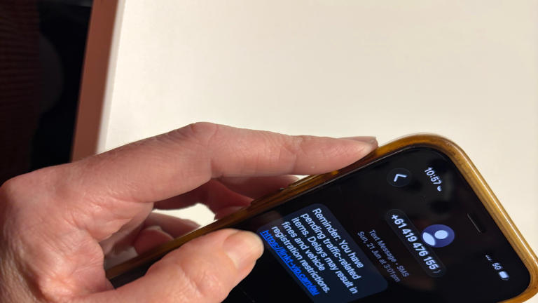 Text message change for businesses in bid to curb scams begins July 1