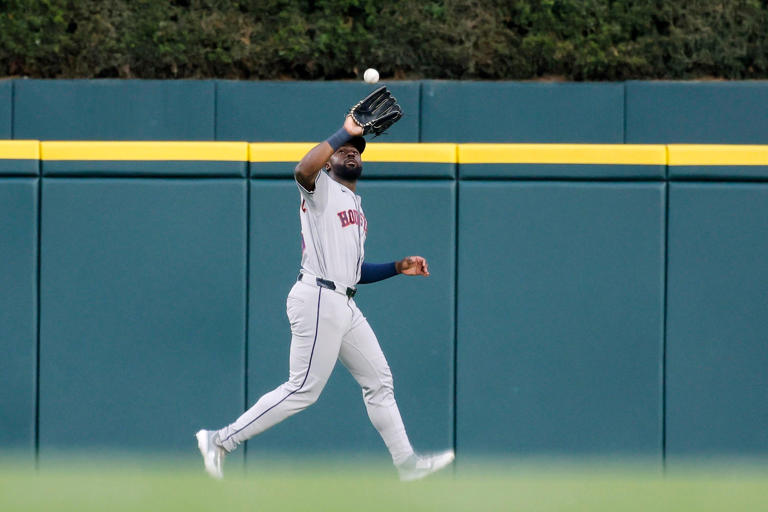Astros 9th inning rally falls short in 5-4 loss to Twins
