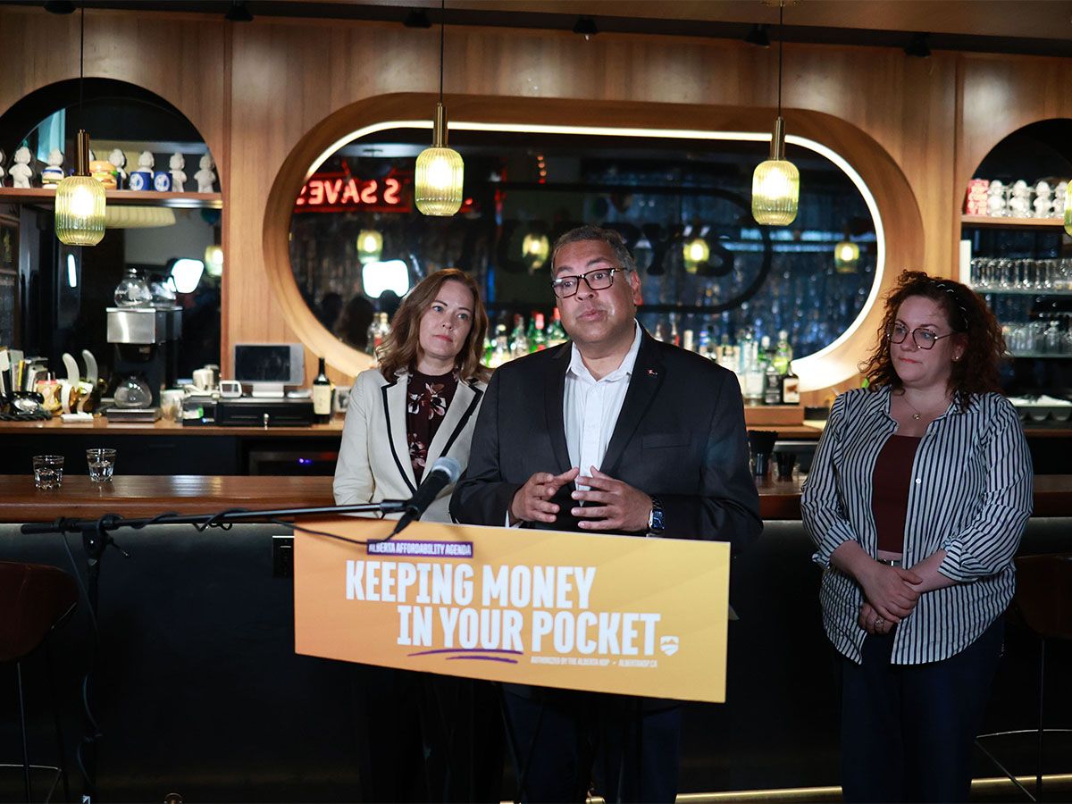 Alberta NDP introduces plan to increase minimum wage, introduce tip ...