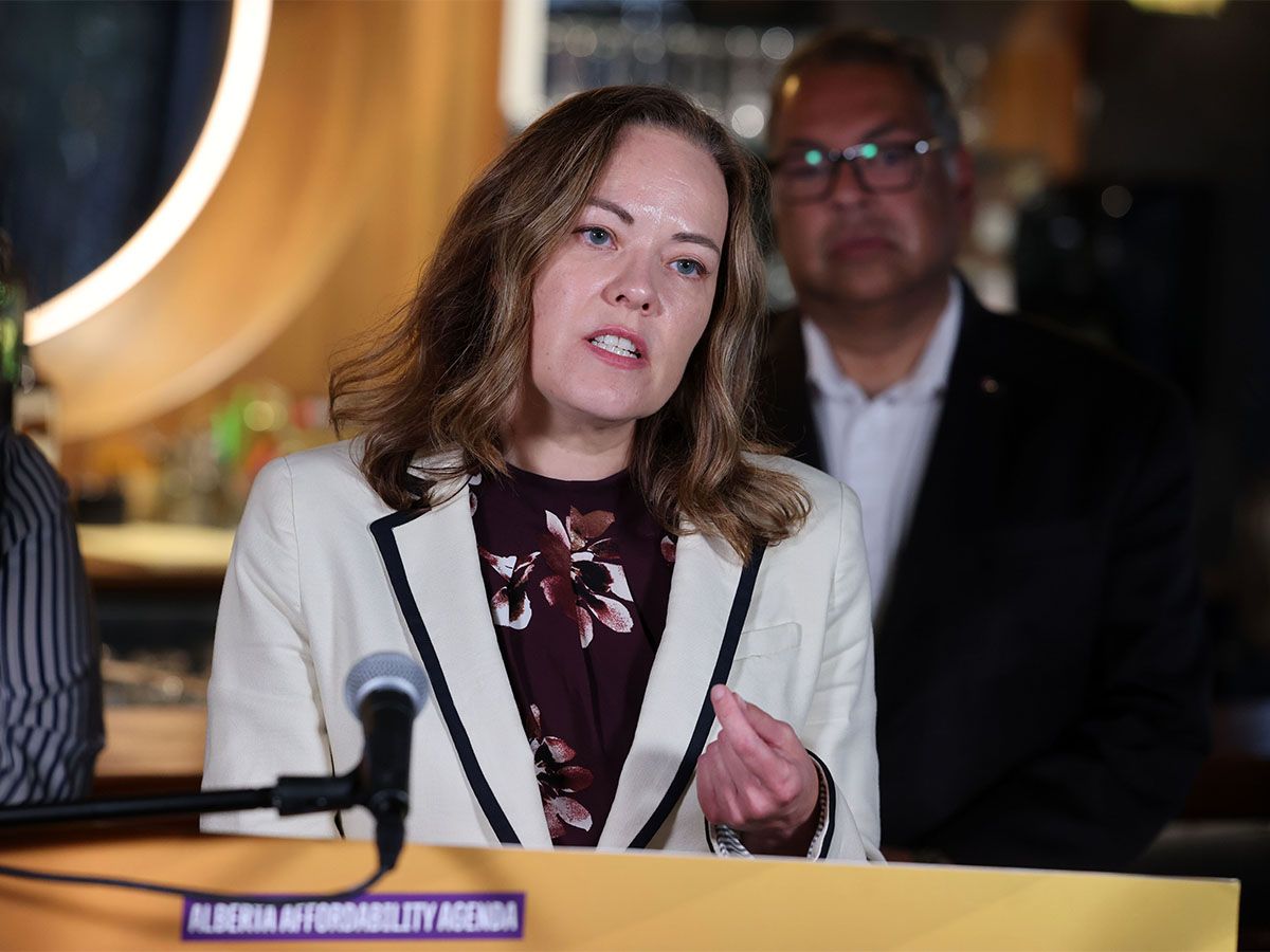 Alberta NDP introduces plan to increase minimum wage, introduce tip ...